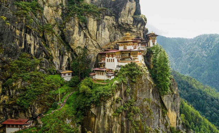 ☝️Locuri greu accesibile de pe Pământ care merită văzute | curiozitati.org